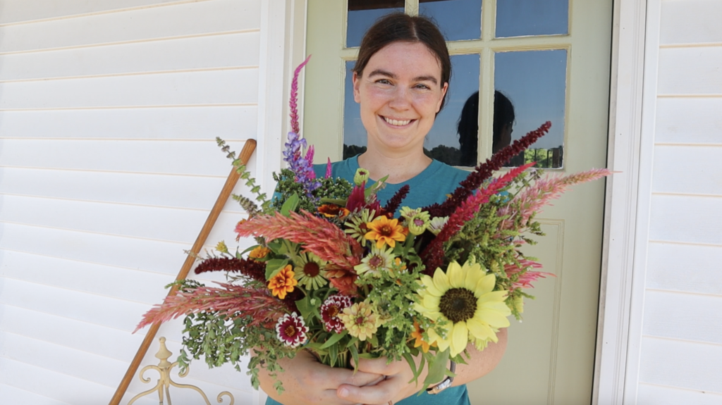 Gorgeous Quick and Easy Flower Bouquets - Cottage Farmstead